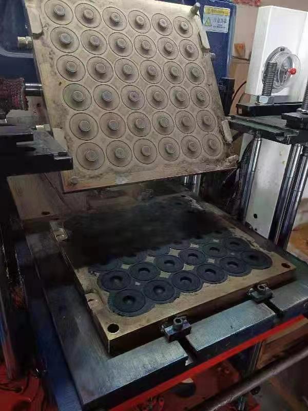 Multi-cavities Grommet Molds – Rubber & Plastic Parts manufacturer